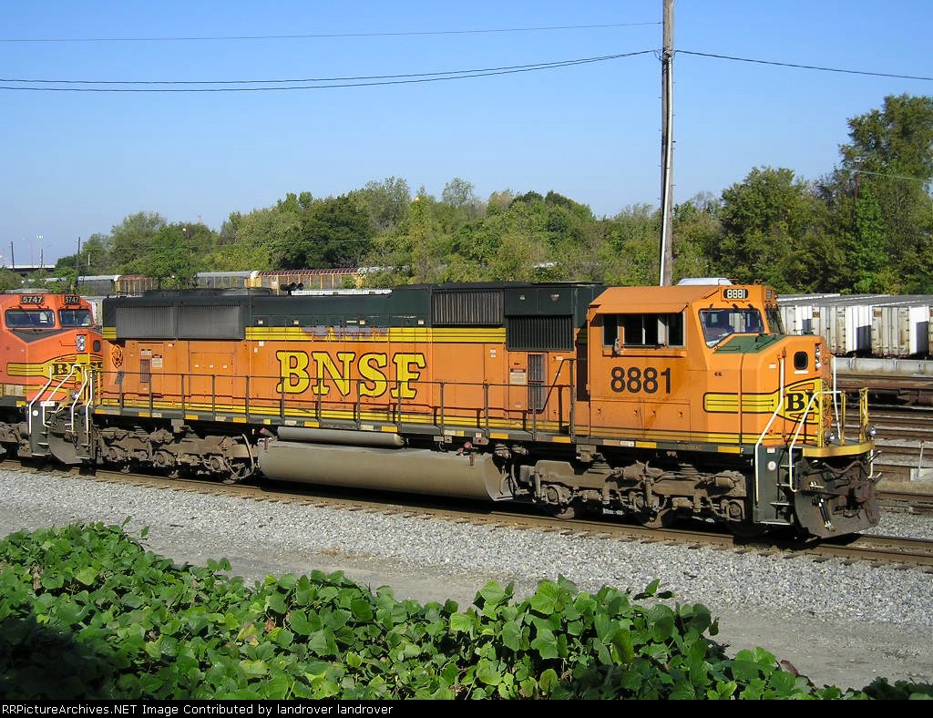 BNSF 8881